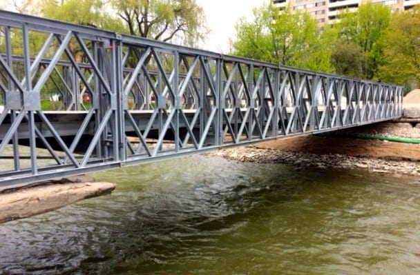 Un pont en location installé sur la rivière Humber facilite l’accès à ...